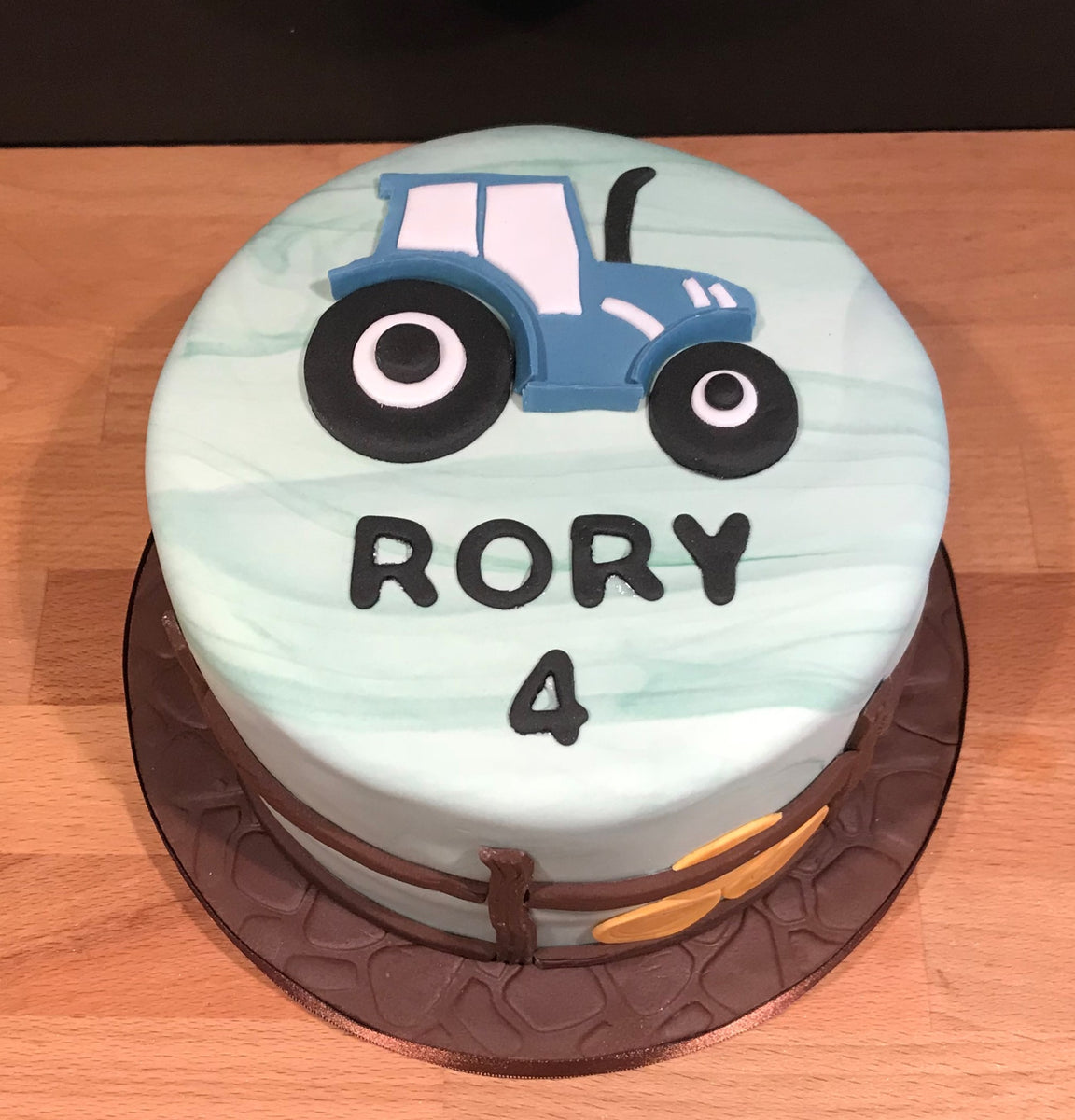 2D tractor – cakes-devoured